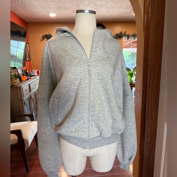 Blogilates | Sweaters | Nwt Blogilates Marshmellow Hoodie Heather Grey ...